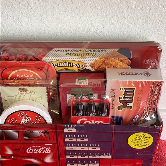 Coca Cola | Other | Vintage 997 Cocacola Gift Set Tin Rare | Poshmark